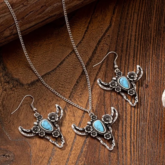 Source Unknown | Jewelry | 3pc Necklace And Earrings Set Turquoise Cow ...